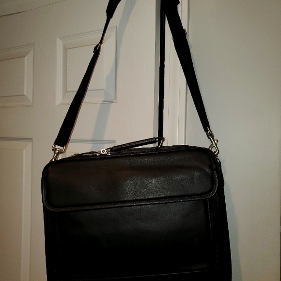 Targus | Bags | Targus Leather Universal Laptop Notebook Briefcase ...